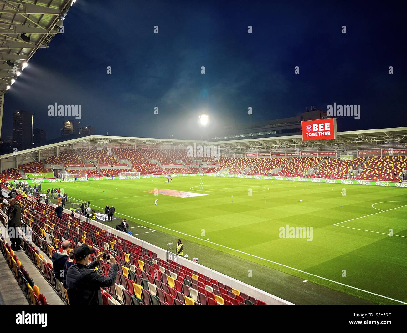 Brentford football club general hi-res stock photography and images - Alamy