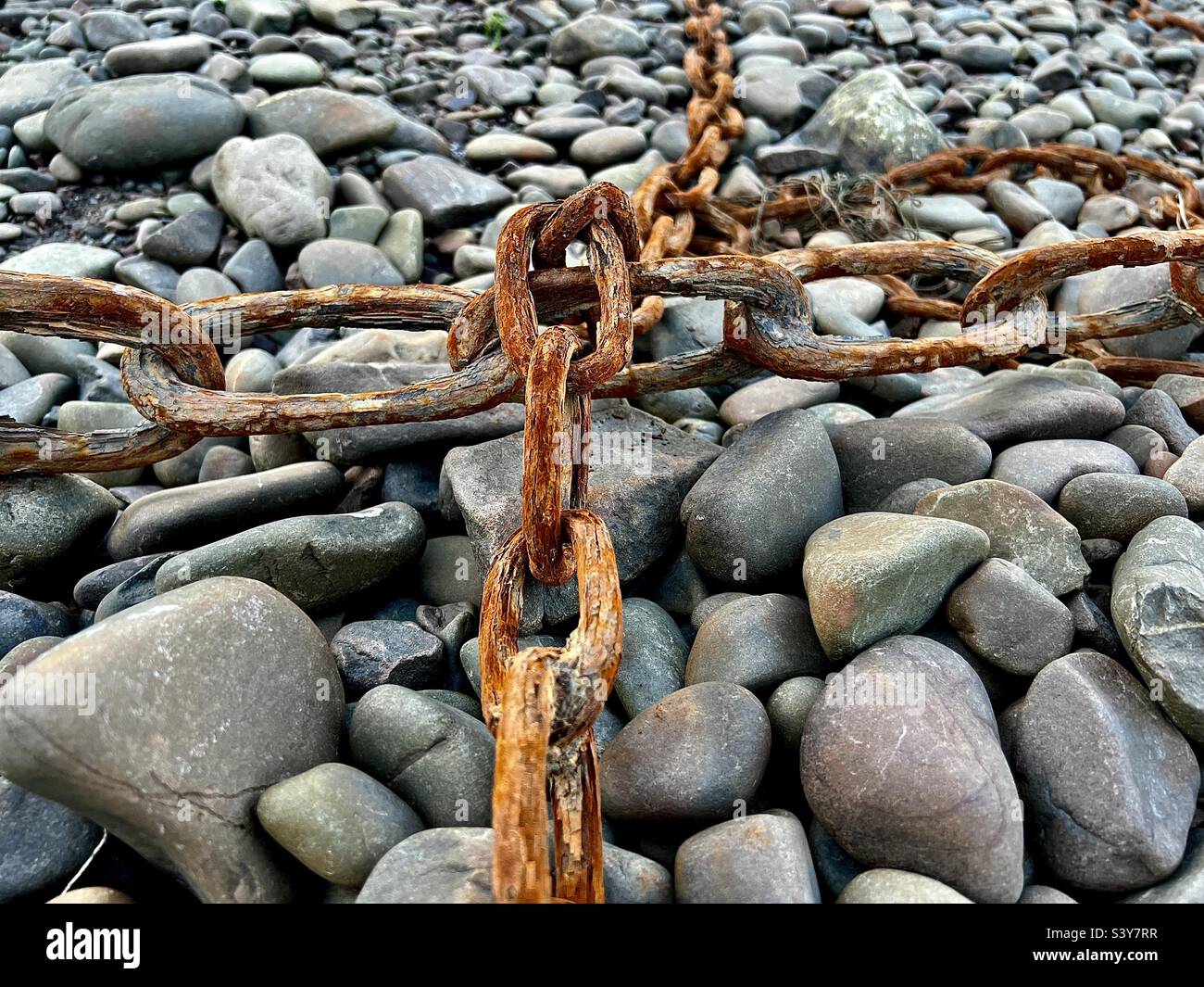 Rusting chains hi-res stock photography and images - Alamy