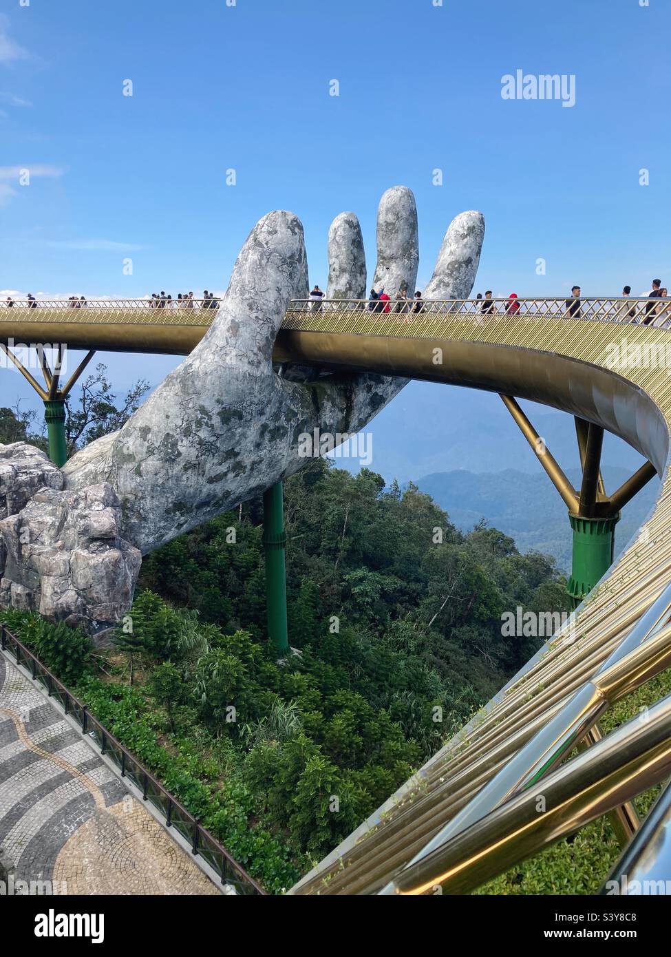Cau vang bridge hi-res stock photography and images - Alamy