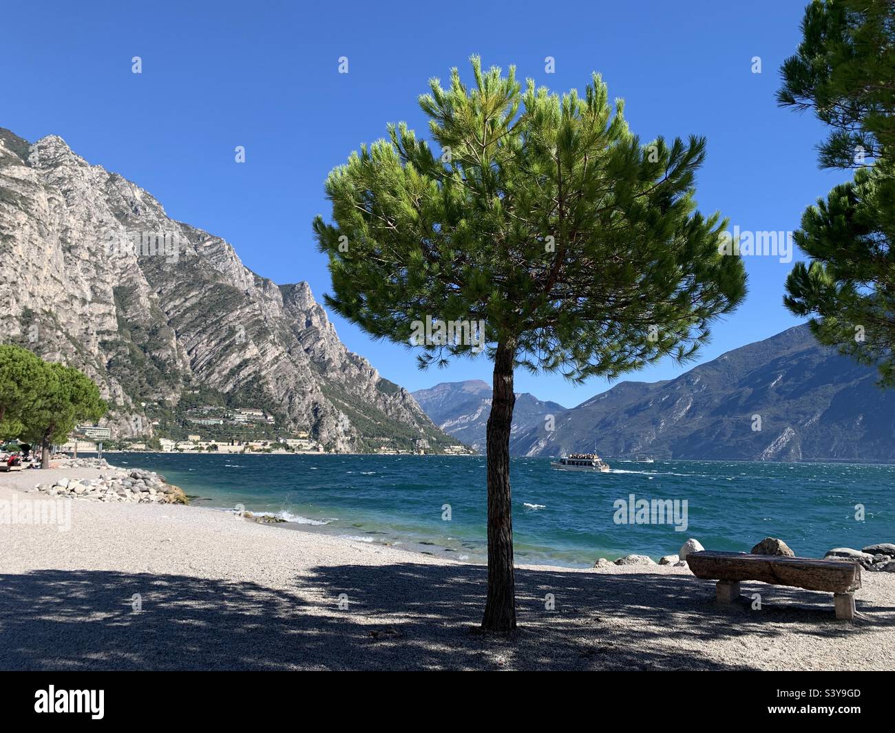 Limone beach lake Garda Stock Photo - Alamy