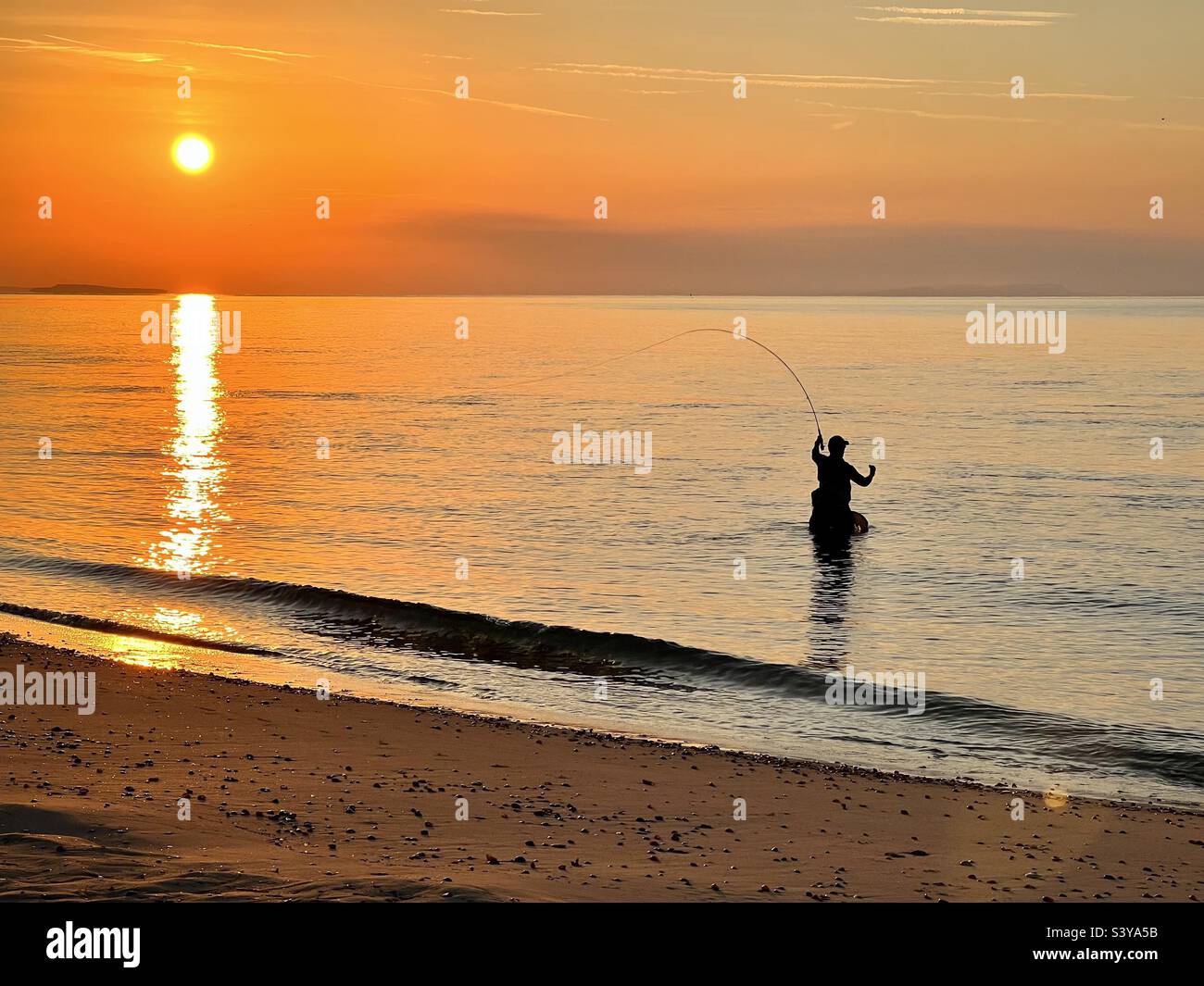 Dawn fishing hi-res stock photography and images - Alamy