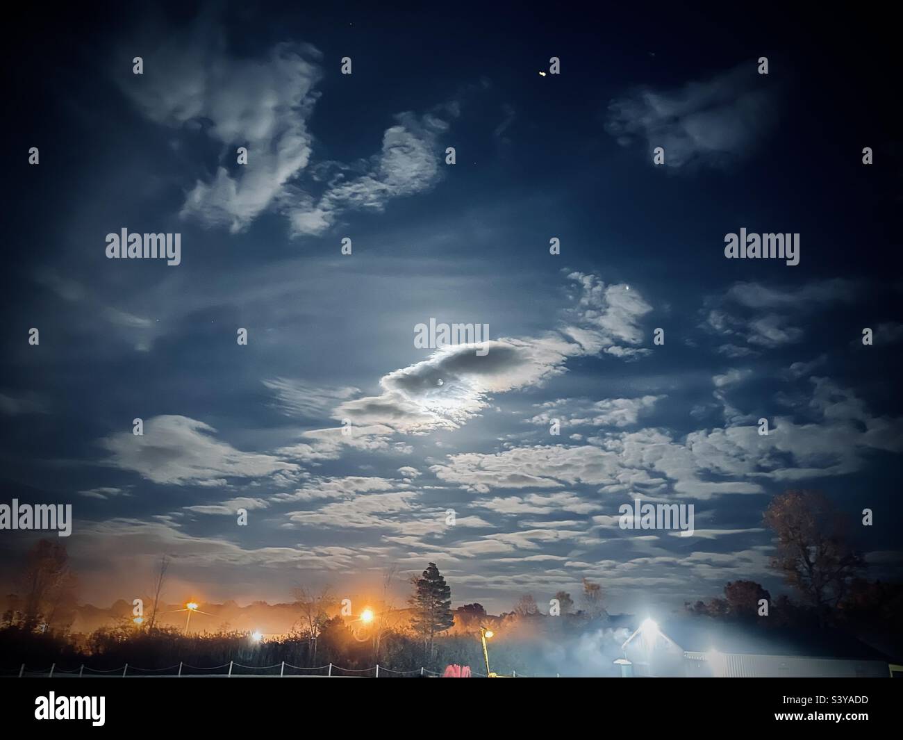 Crystal lake hi-res stock photography and images - Alamy