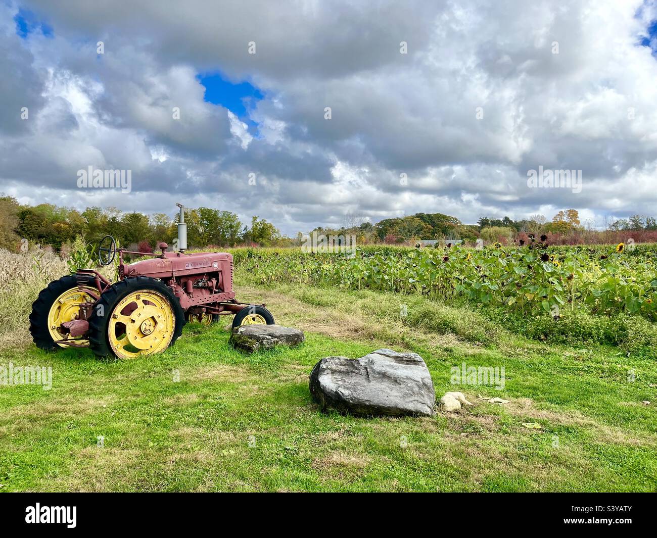 October sky hi-res stock photography and images - Alamy