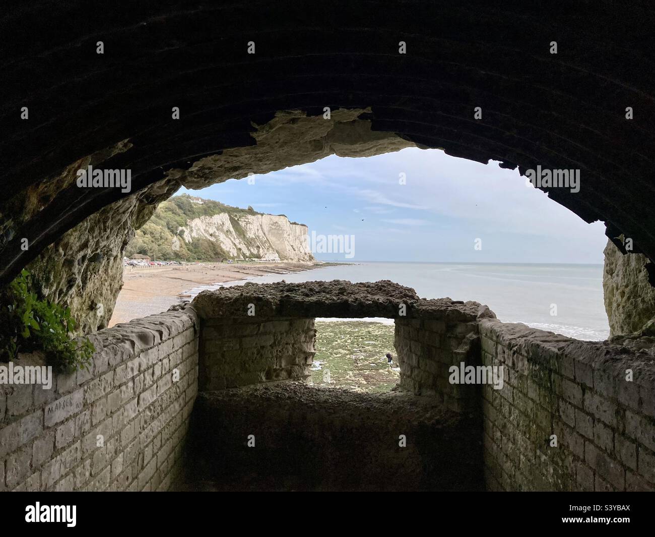 Wartime lookout post in the white cliffs of Dover Stock Photo - Alamy