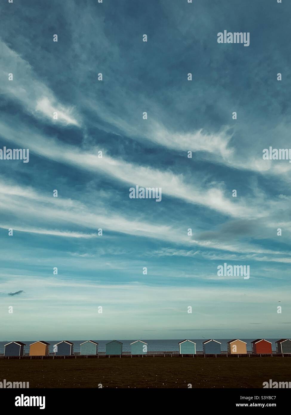 Leysdown beach huts hi-res stock photography and images - Alamy