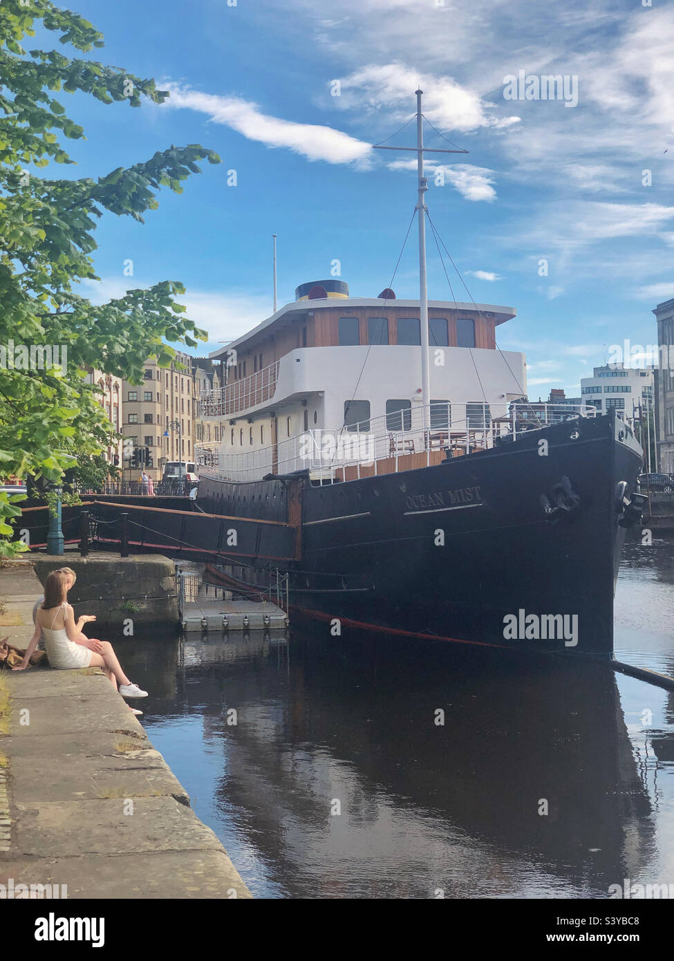 The Shore, Leith, Edinburgh, Scotland. The Ocean Mist boat, now a ...