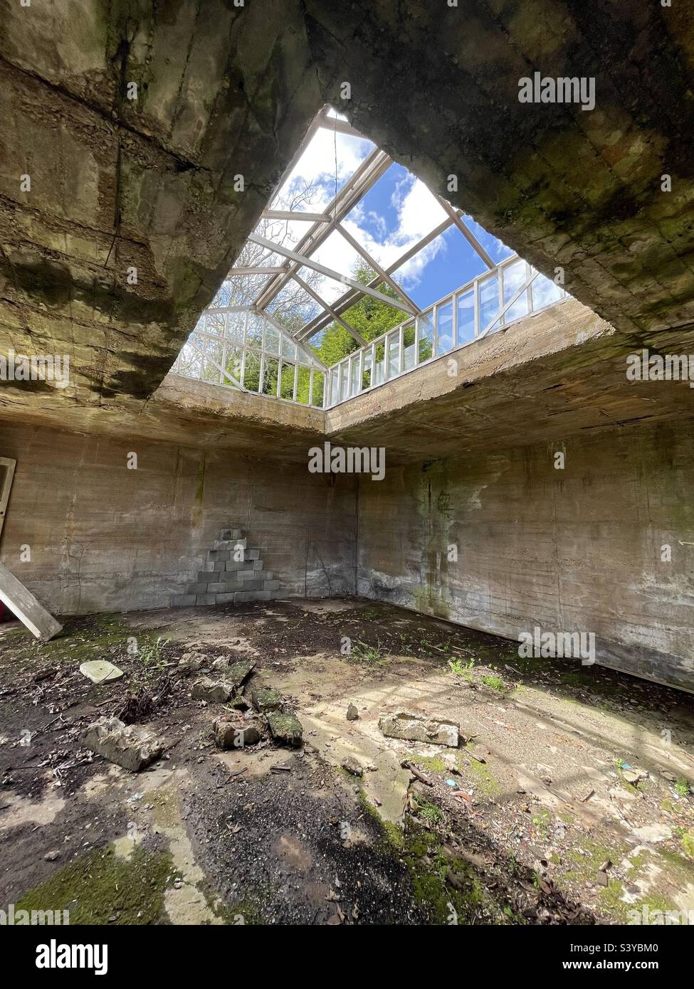 Atrium of building hi-res stock photography and images - Alamy