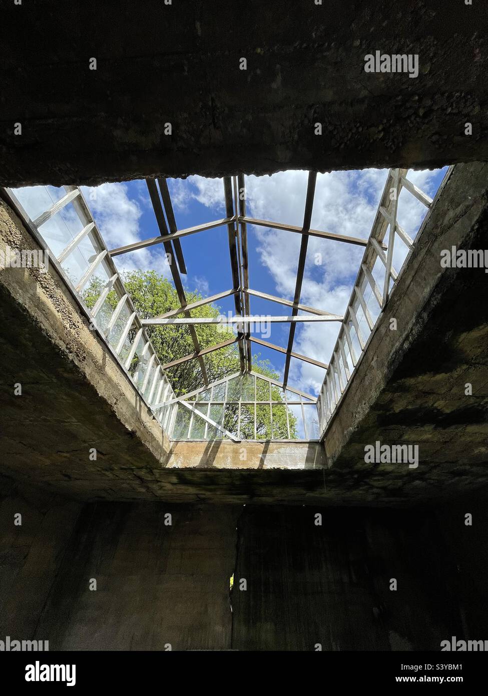Atrium view hi-res stock photography and images - Alamy