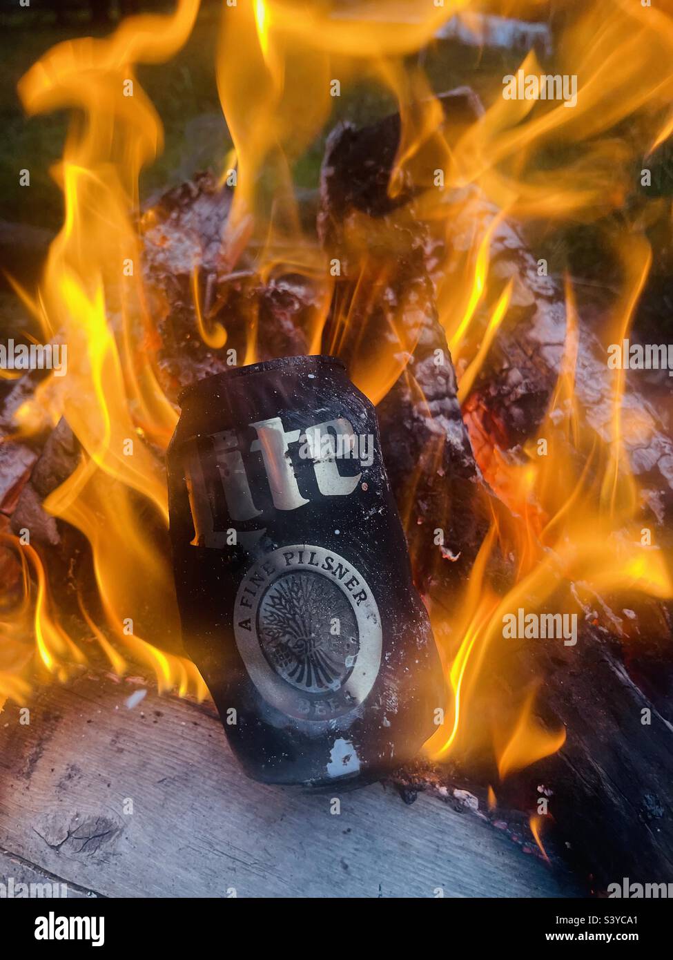 Miller lite beer can hi-res stock photography and images - Alamy