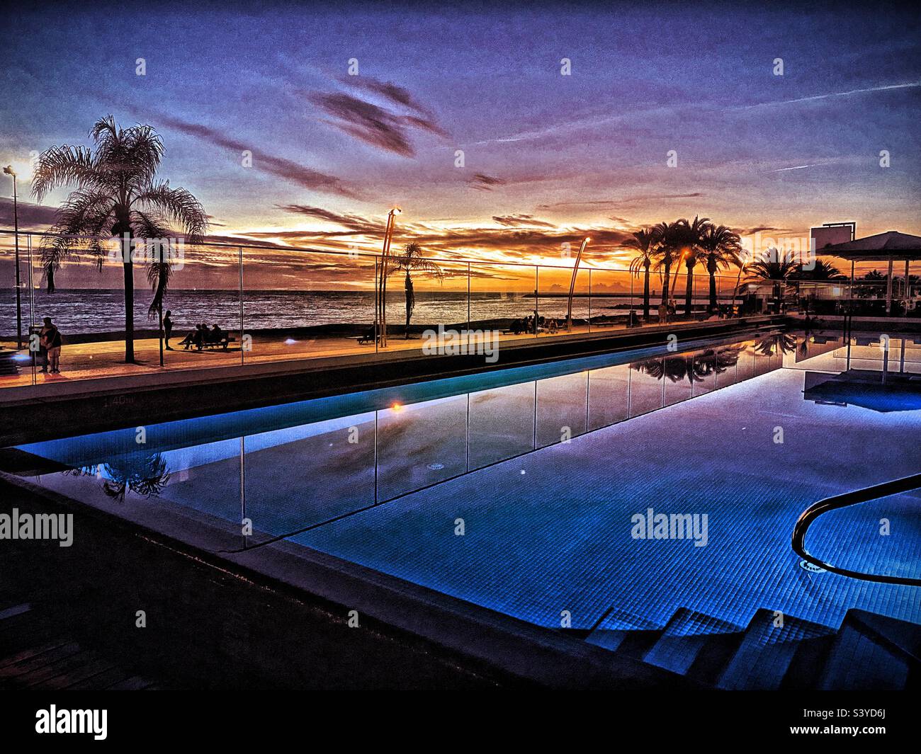 Portugal atlantic ocean sunset in hi-res stock photography and images ...