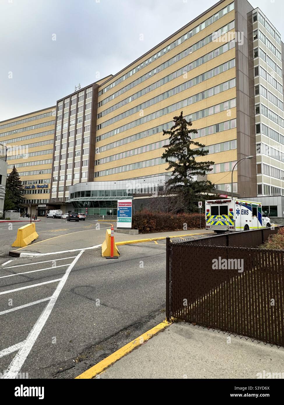 Calgary foothills hi-res stock photography and images - Alamy