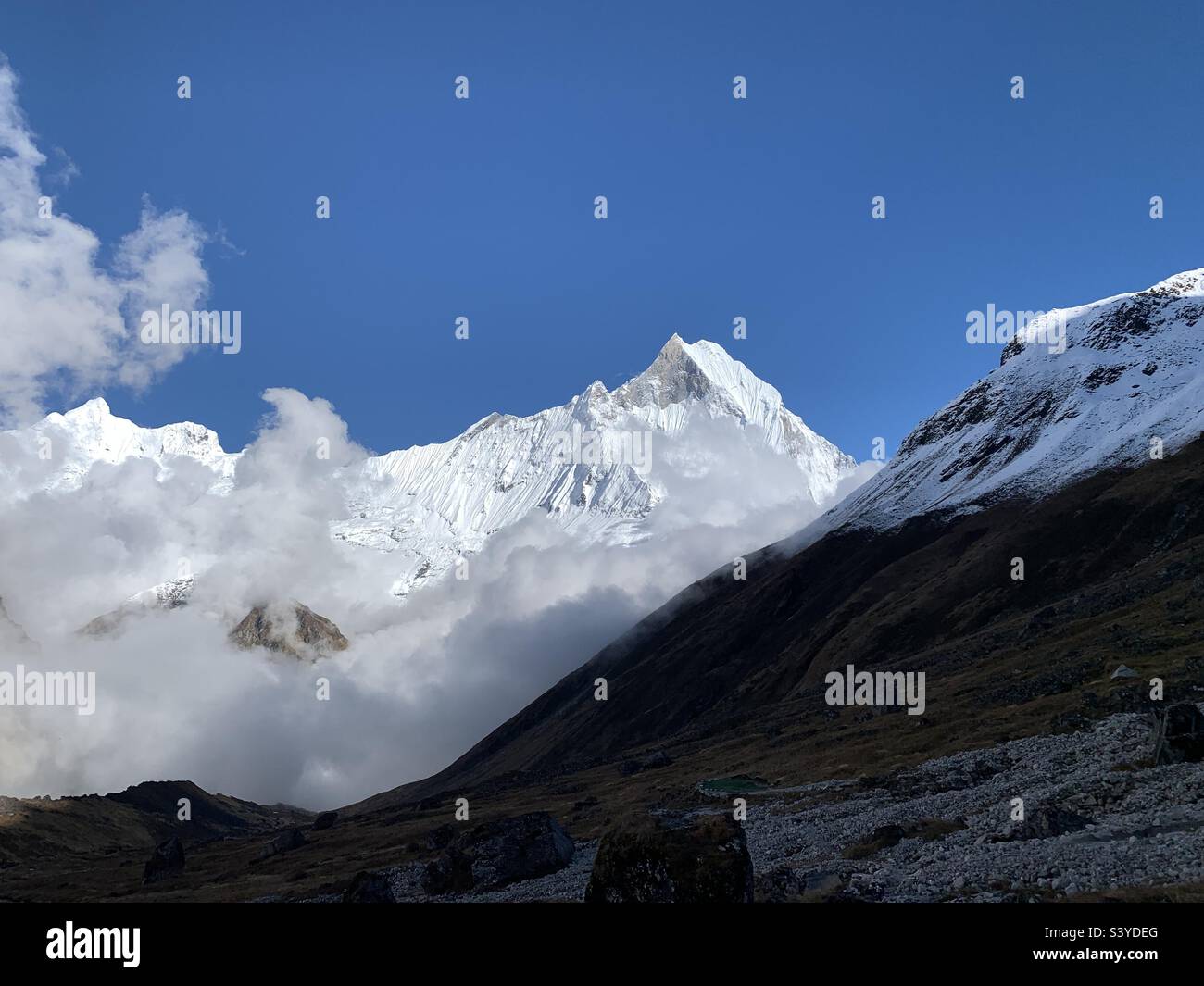 Himal mount hi-res stock photography and images - Alamy