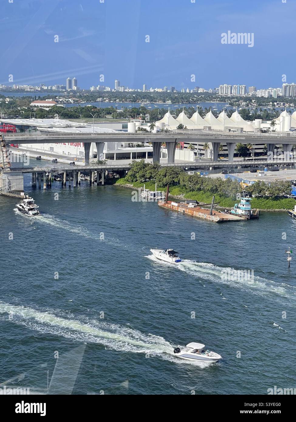 Miami boats hi-res stock photography and images - Alamy