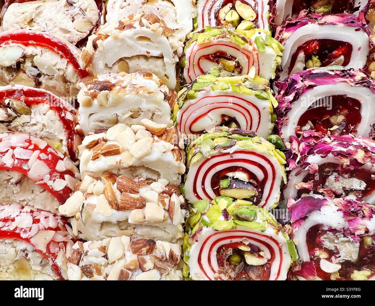 traditional turkish delights in turkey Stock Photo - Alamy