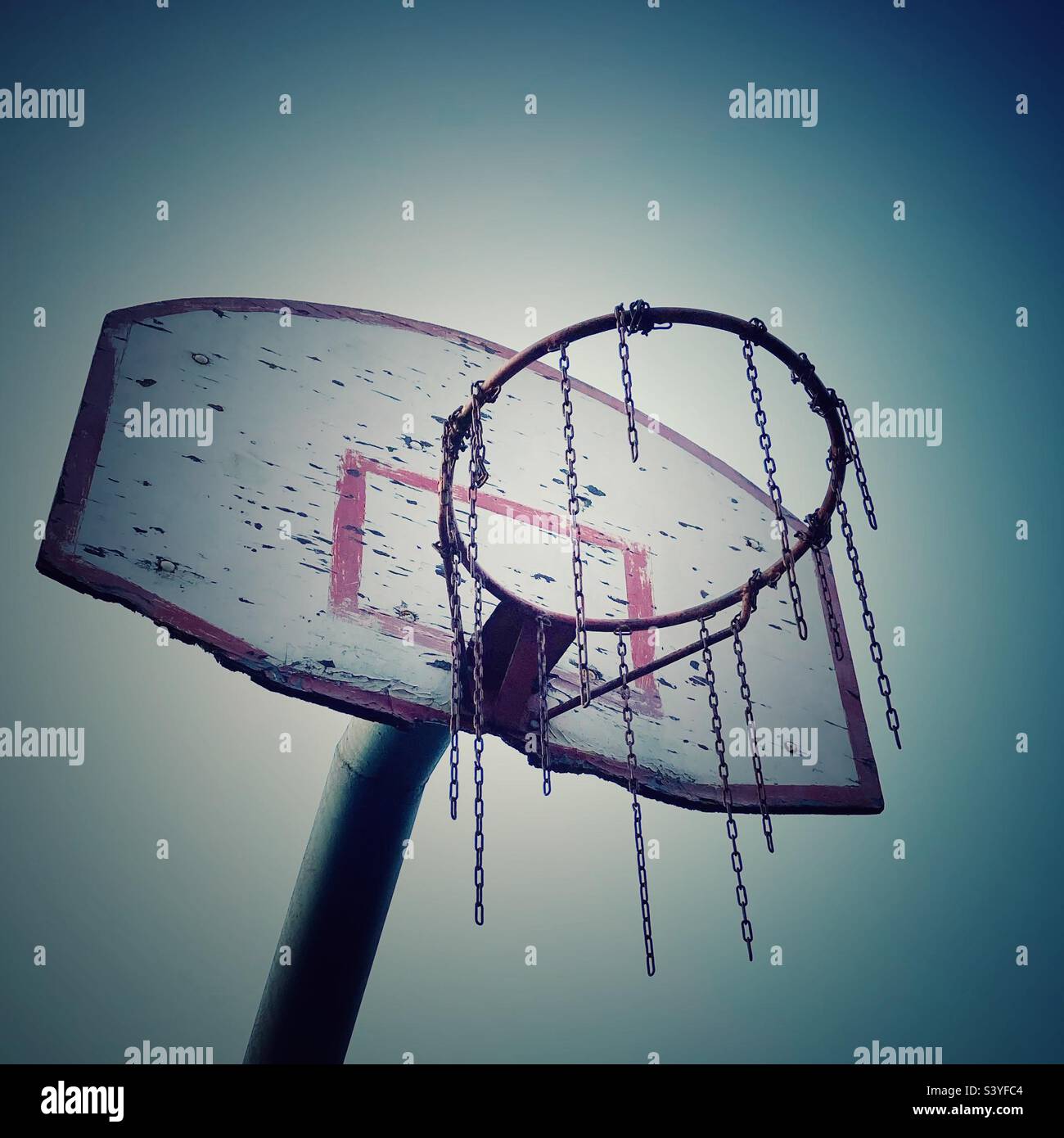 Basketball hoop vintage retro hi-res stock photography and images - Alamy