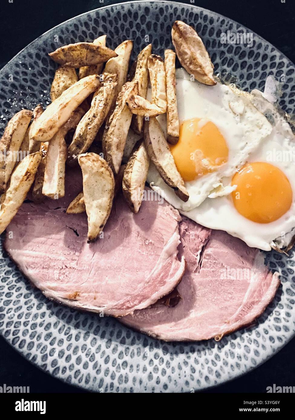 Ham chips and egg hi-res stock photography and images - Alamy