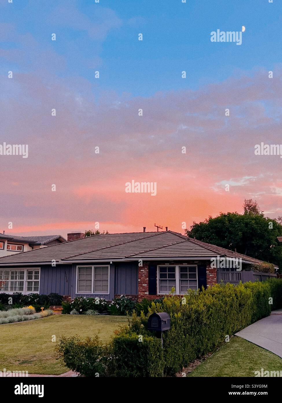 Moon los angeles hi-res stock photography and images - Alamy
