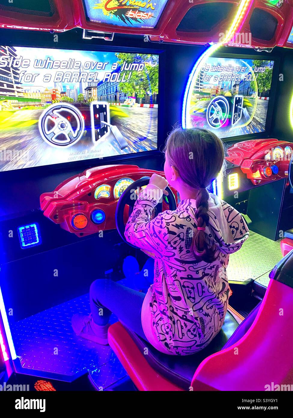 Dave and busters hi-res stock photography and images - Alamy