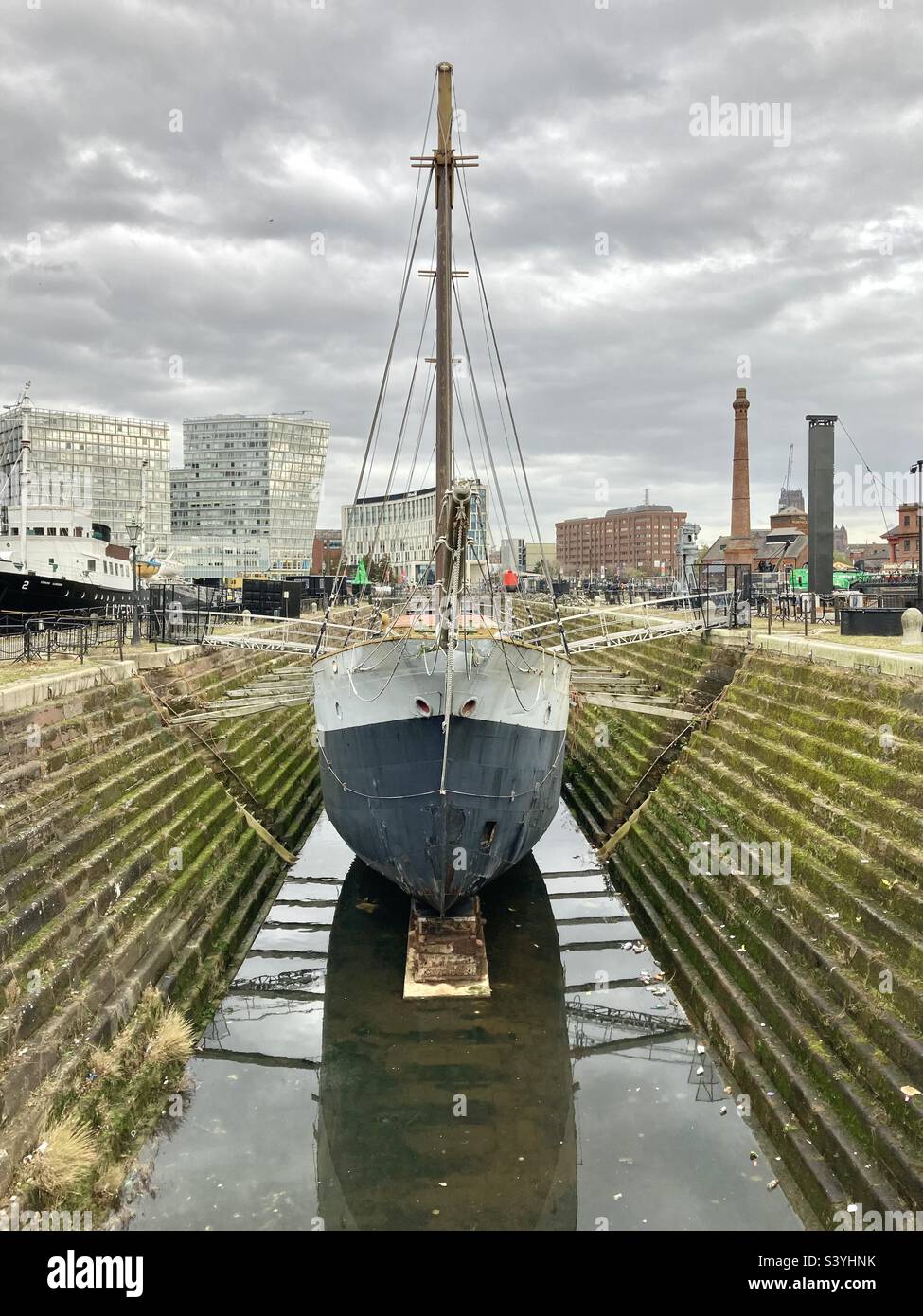Dry dock in Albert Dock Liverpool Stock Photo - Alamy