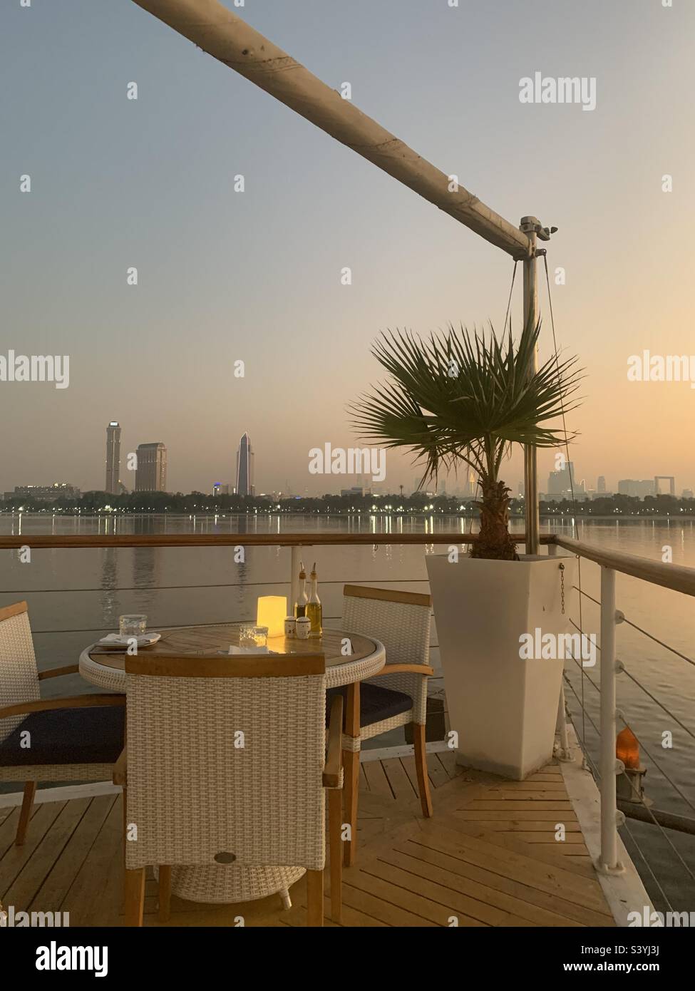 Outdoor restaurant terrace overlooking the Dubai skyline Stock Photo ...