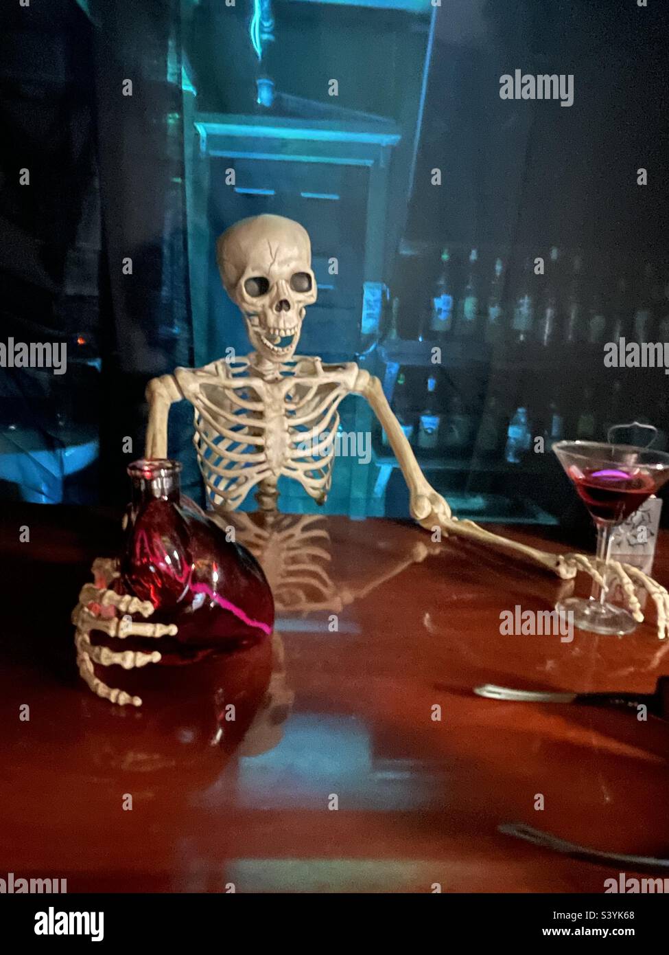 Haunted skeleton hi-res stock photography and images - Alamy