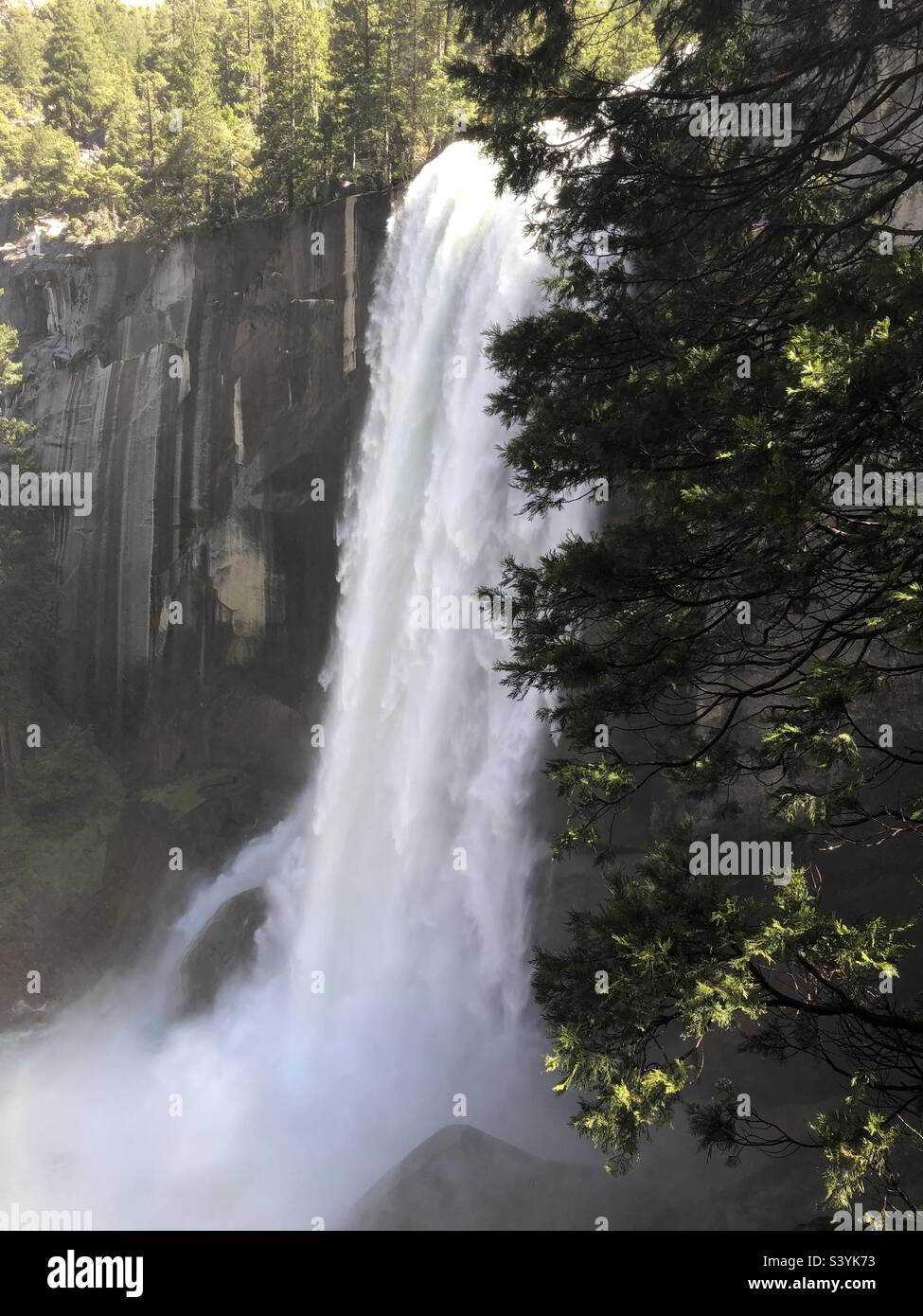 Big waterfalls hi-res stock photography and images - Alamy