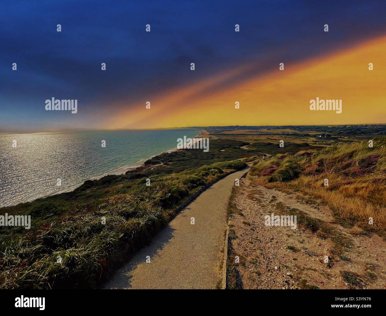 Calming path hi-res stock photography and images - Alamy