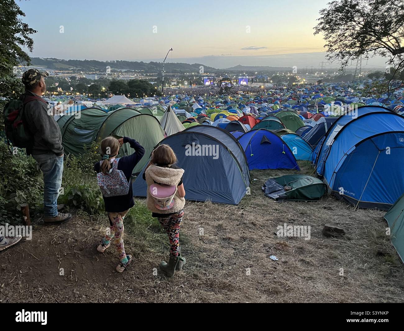 Children at glastonbury festival hi-res stock photography and images ...