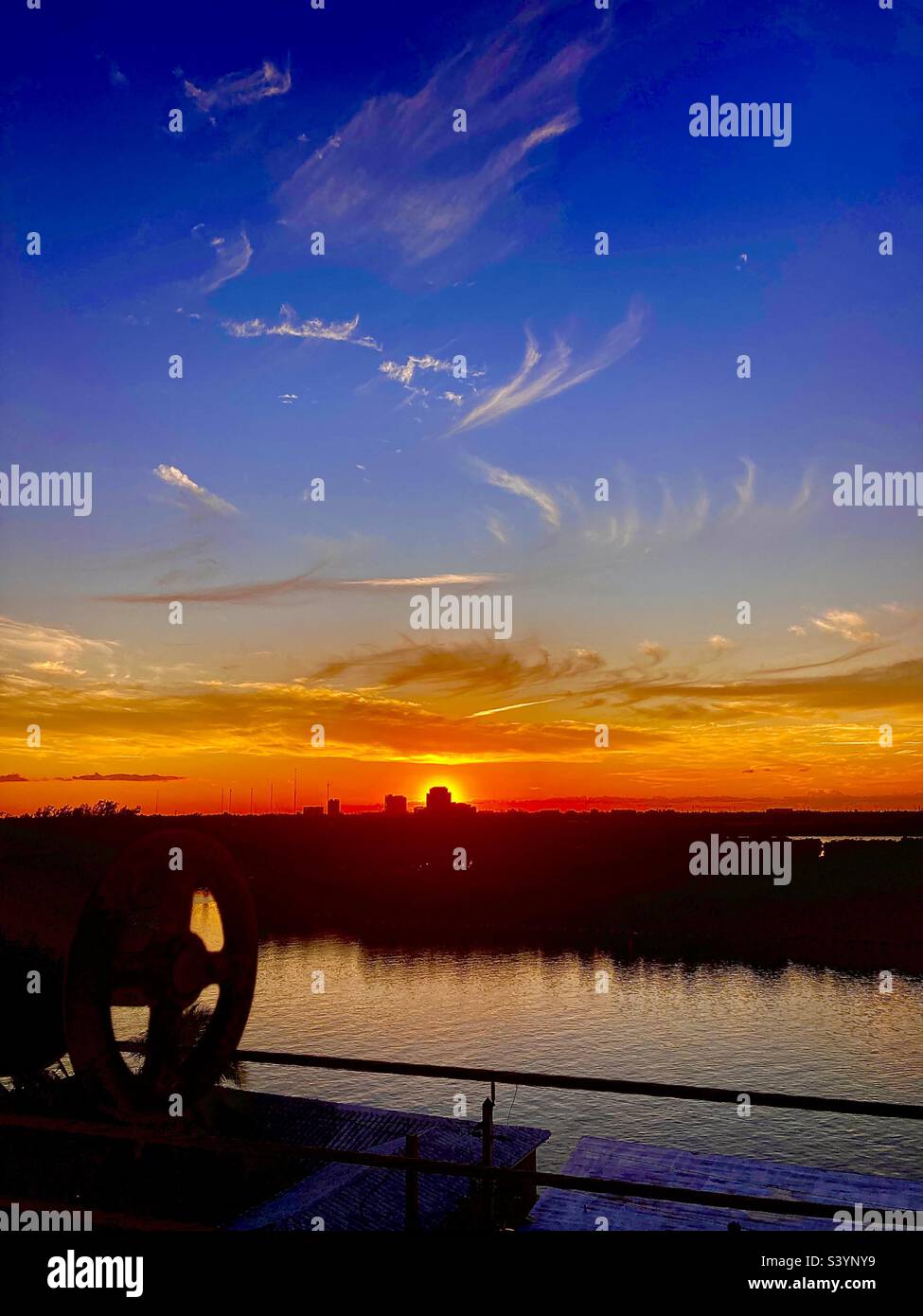 Sunet hi-res stock photography and images - Alamy