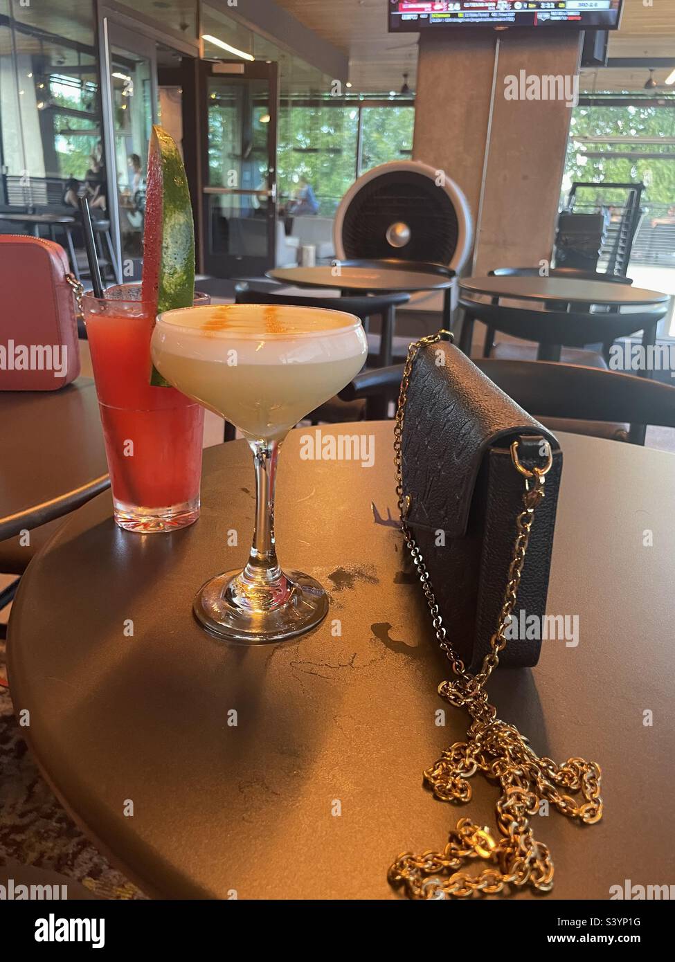 Tipsy girls hi-res stock photography and images - Alamy