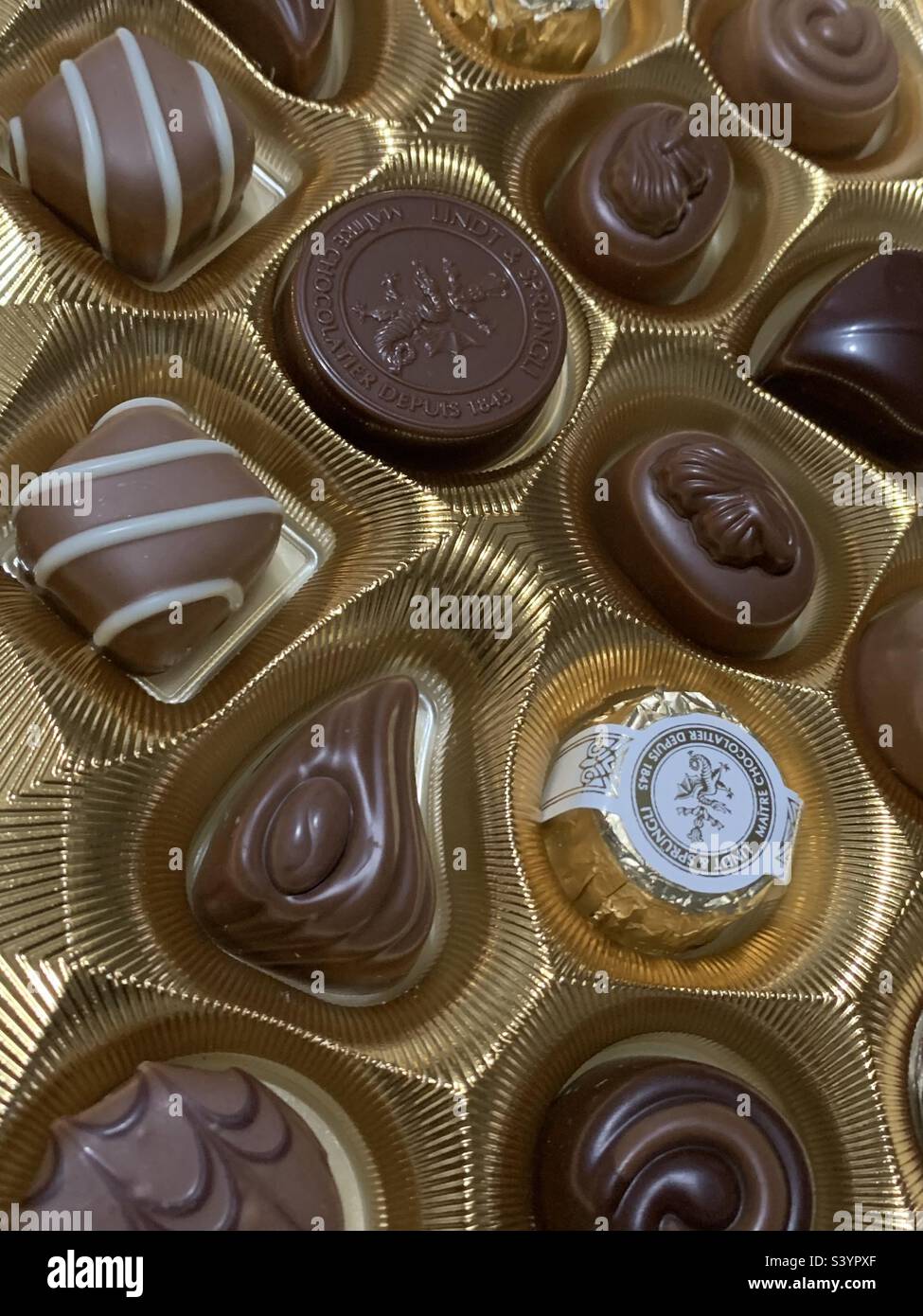 Lindt chocolates hi-res stock photography and images - Alamy