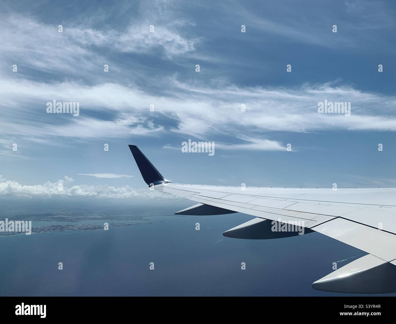 Wings plane hi-res stock photography and images - Alamy
