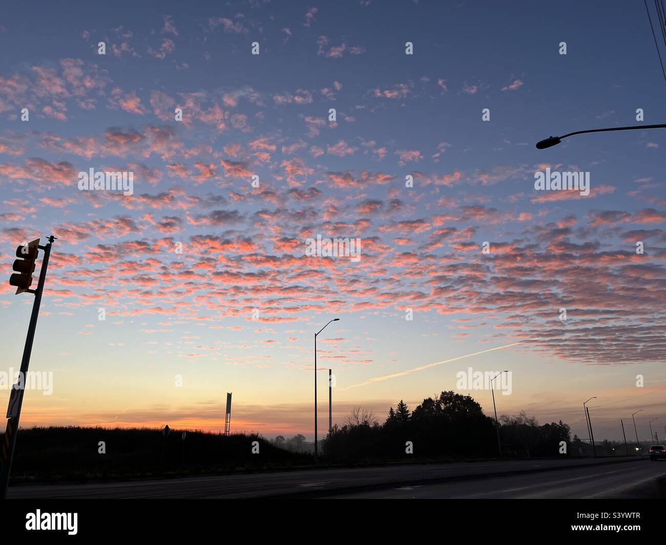 Red sunlight hi-res stock photography and images - Alamy