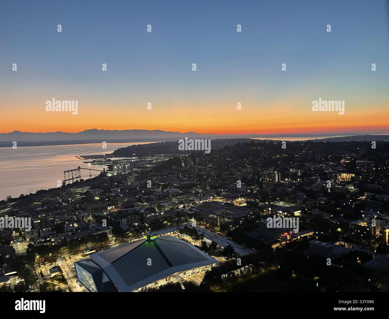 Seattle landscape sunset hi-res stock photography and images - Alamy