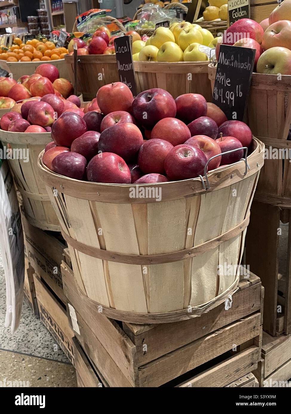 Bushels hi-res stock photography and images - Alamy