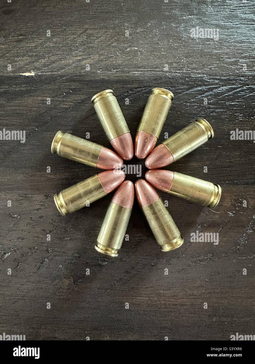 9mm bullets in the shape of a circle Stock Photo - Alamy