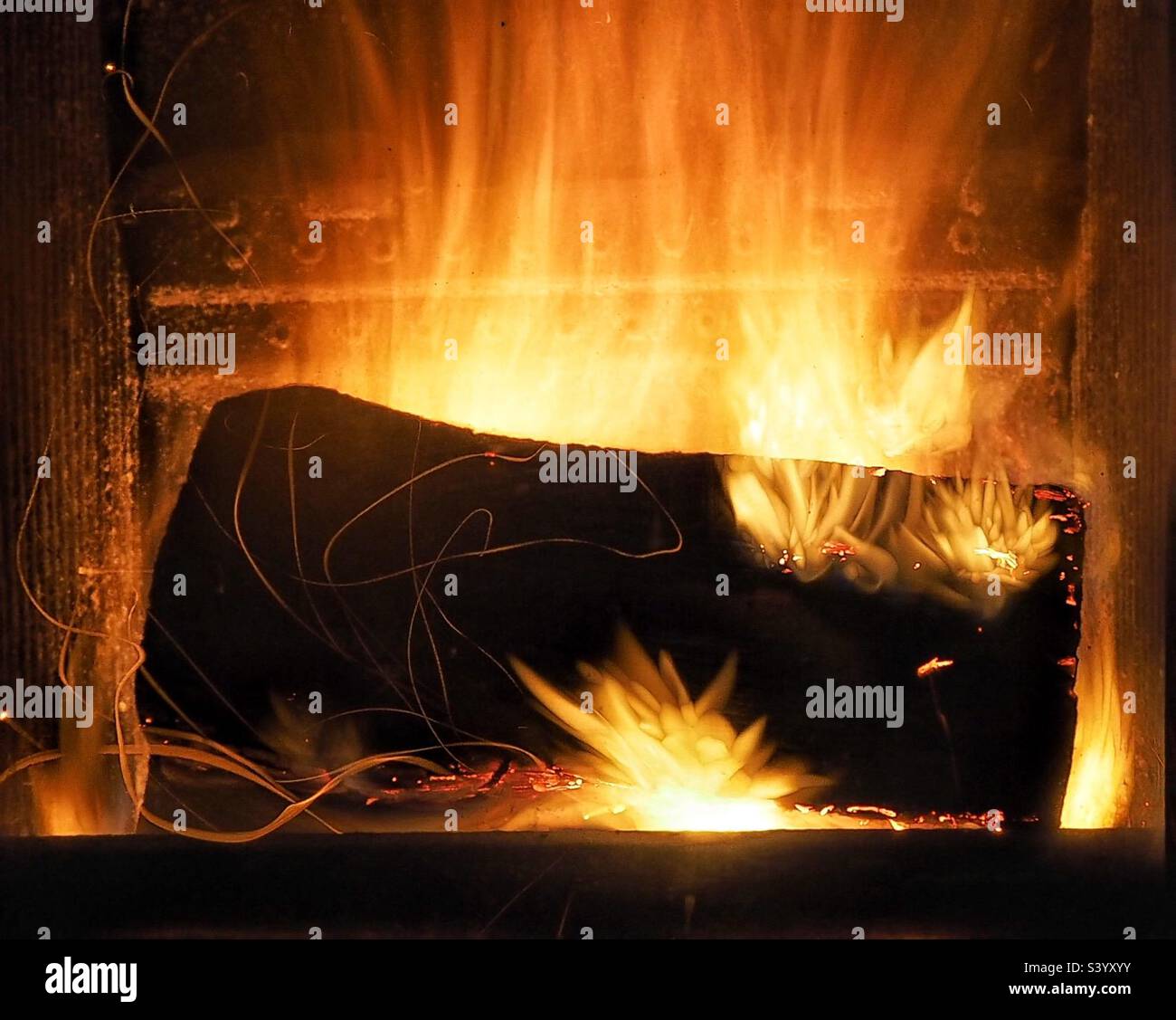 Heat log hi-res stock photography and images - Alamy