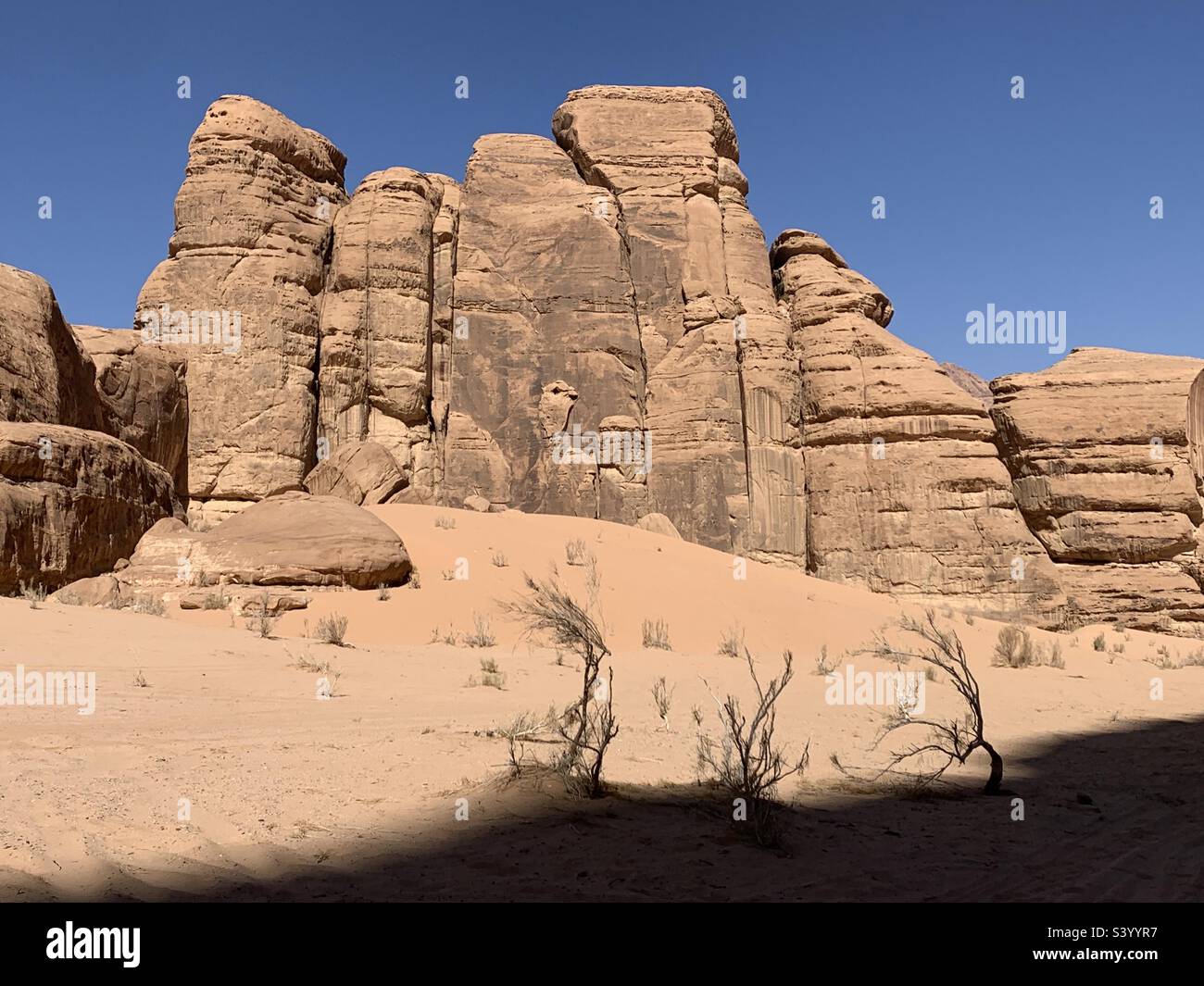 Sandstone mountains in desert hi-res stock photography and images - Alamy