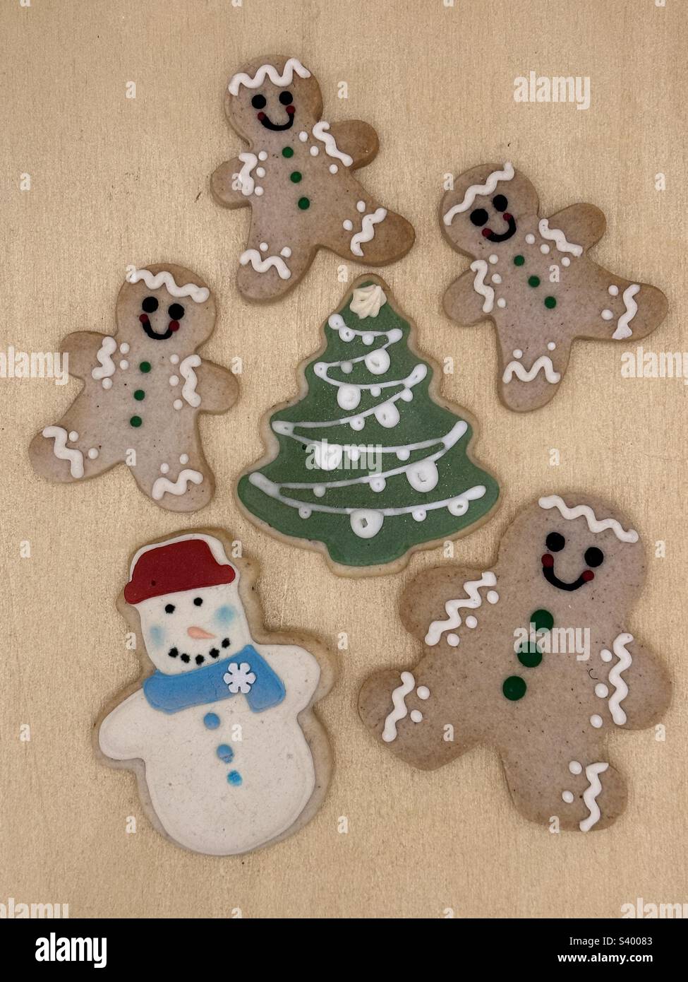 Gingerbread biscuits christmas tree hi-res stock photography and images ...