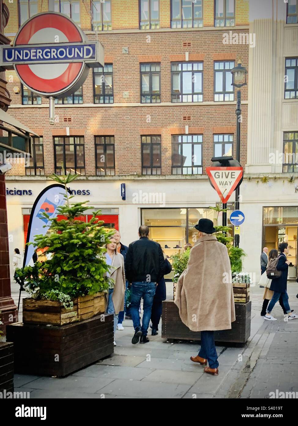 Man wearing cape hi-res stock photography and images - Alamy