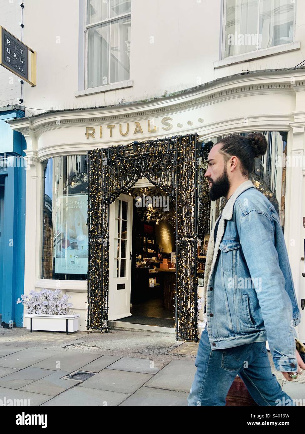 Man jeans denim jacket hi-res stock photography and images - Alamy