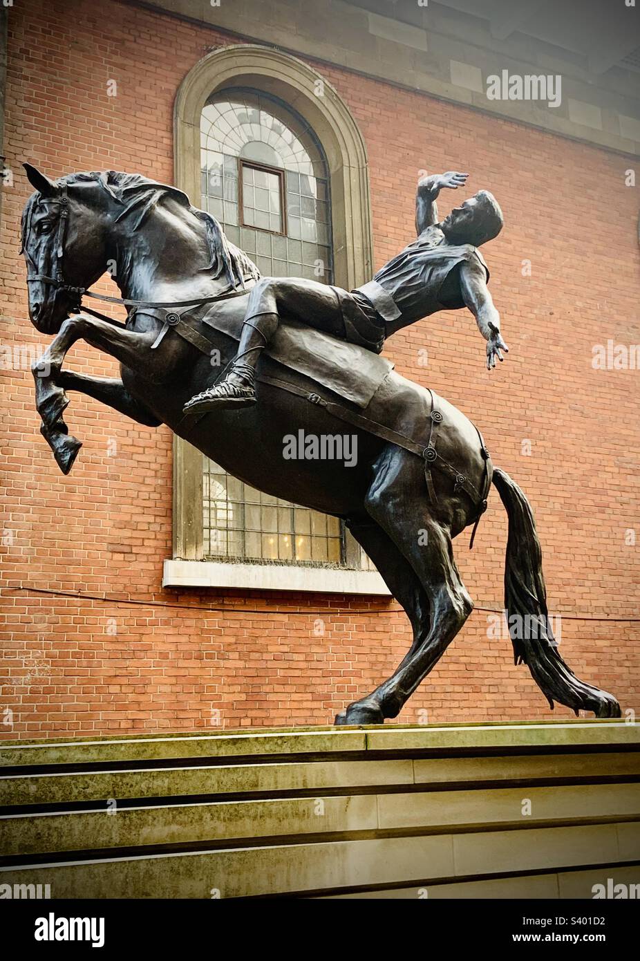 Horse and man statue hi-res stock photography and images - Alamy