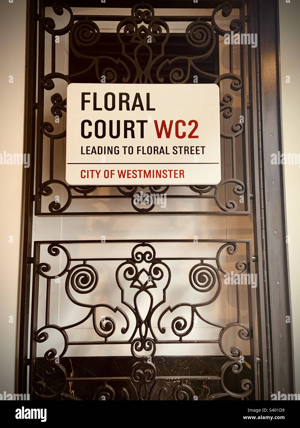 Street sign, Floral Court WC2 leading to Floral Street. City of ...
