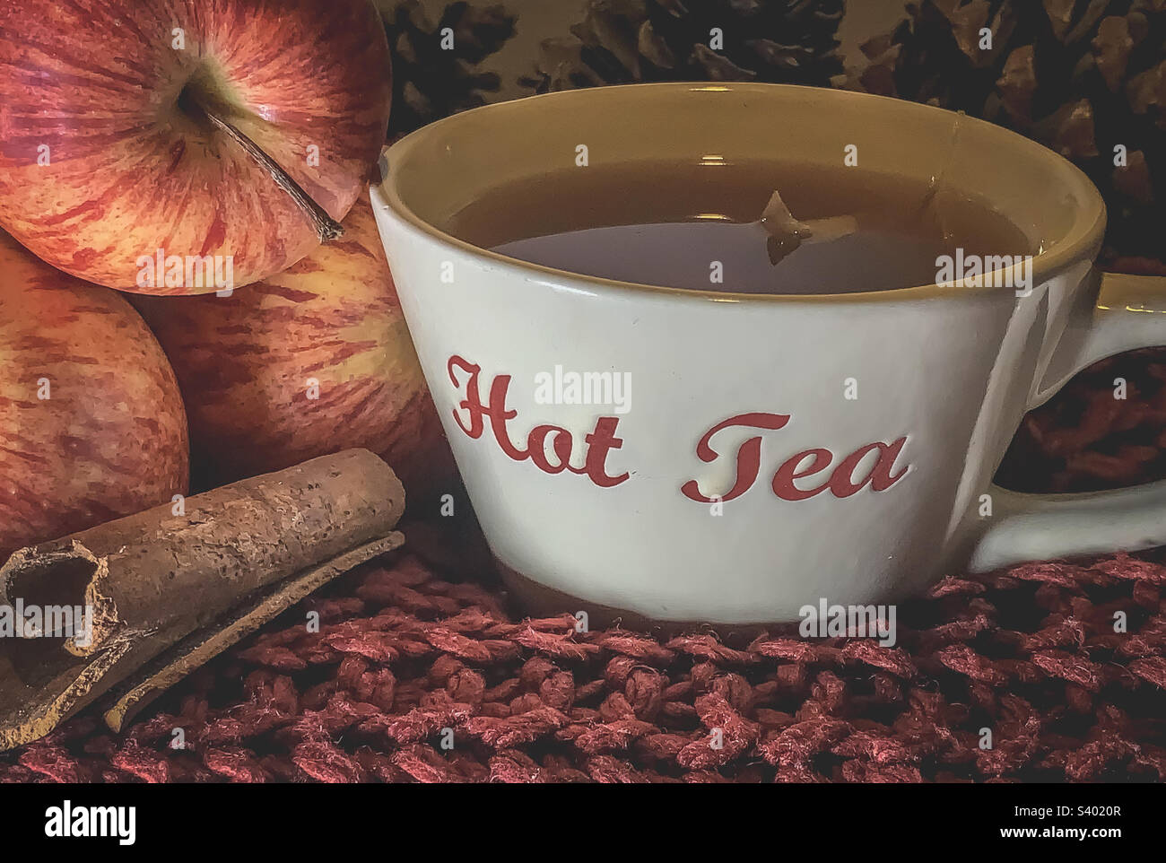 Red apples sticks cinnamon hi-res stock photography and images - Alamy