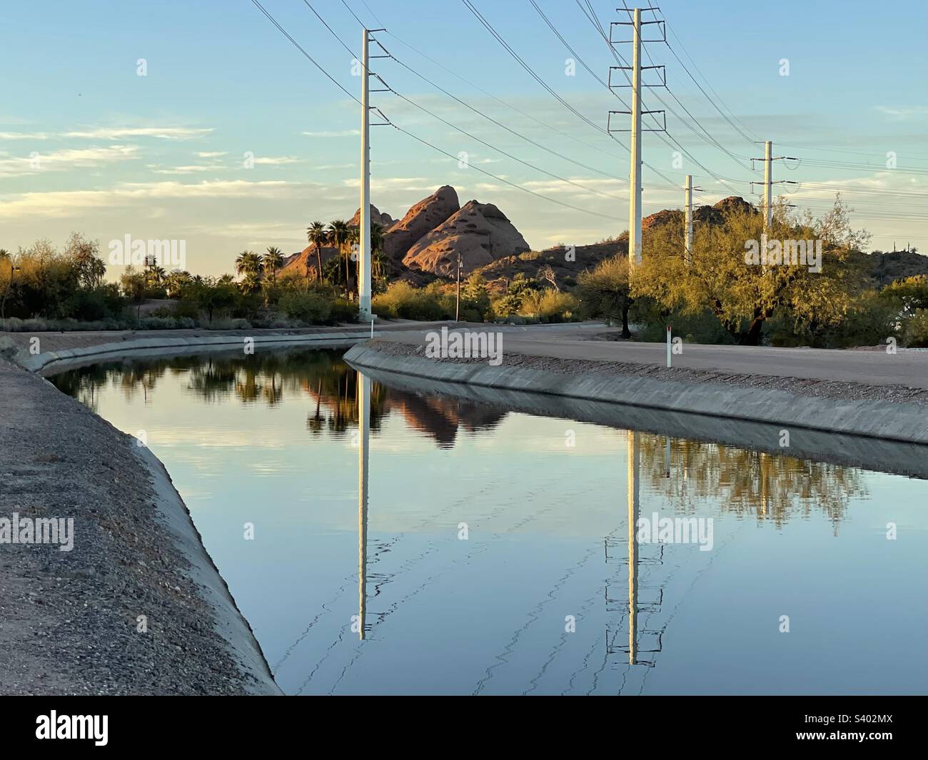 Soft blue sunset sky mirrored hi-res stock photography and images - Alamy
