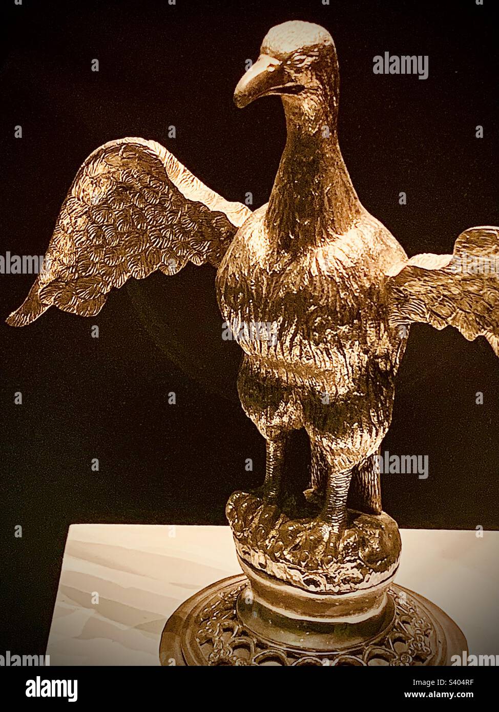 Ampulla with gold hi-res stock photography and images - Alamy