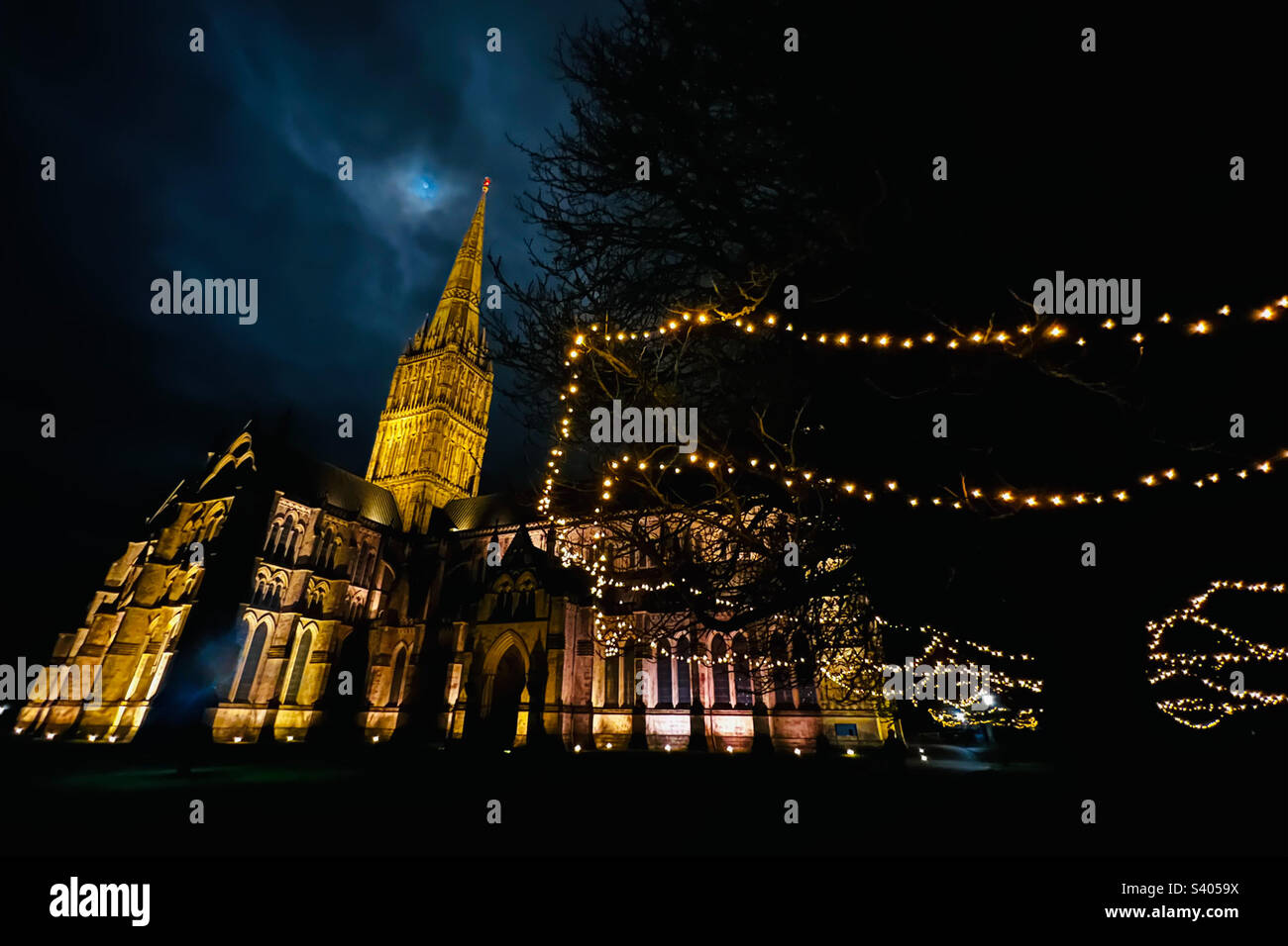 Salisbury Cathedral at Christmas Stock Photo - Alamy