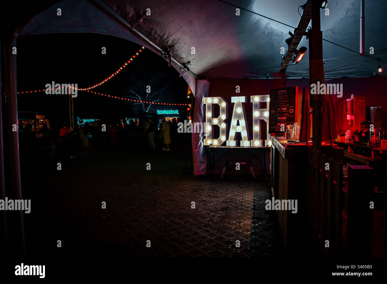 Night bar hi-res stock photography and images - Alamy