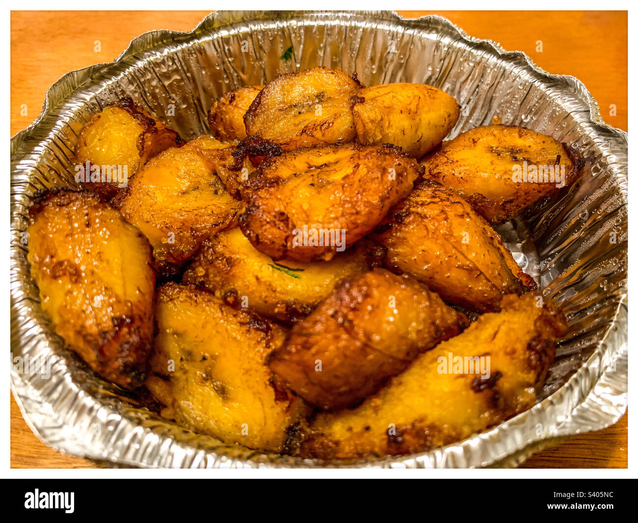 Golden bananas hi-res stock photography and images - Alamy