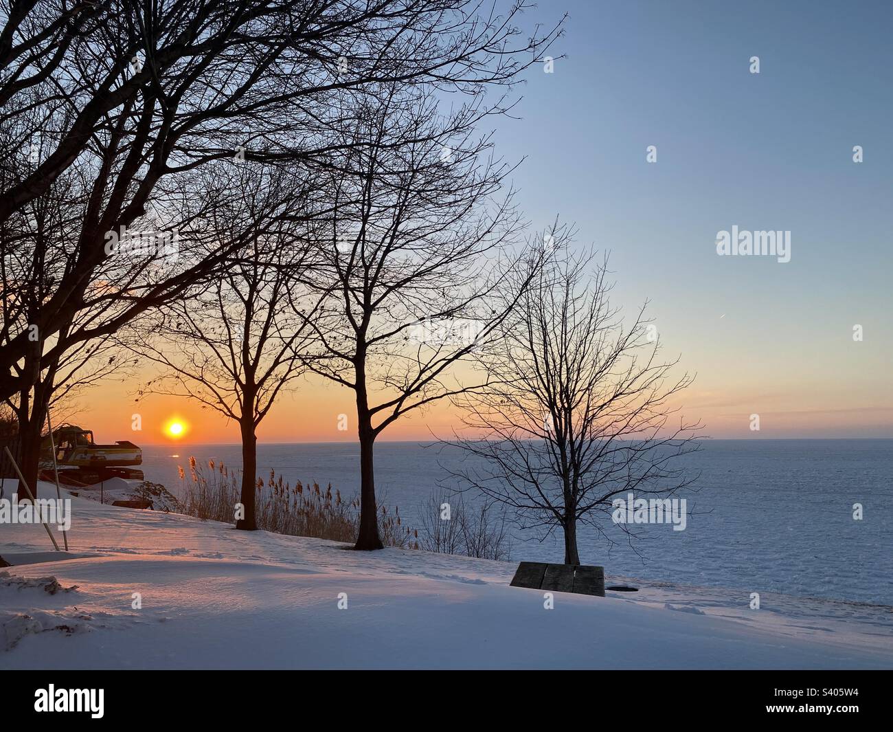Frozen sunset hi-res stock photography and images - Alamy
